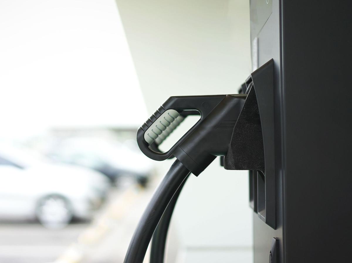 Schnellladesäulen: Schnellladen für E-Autos